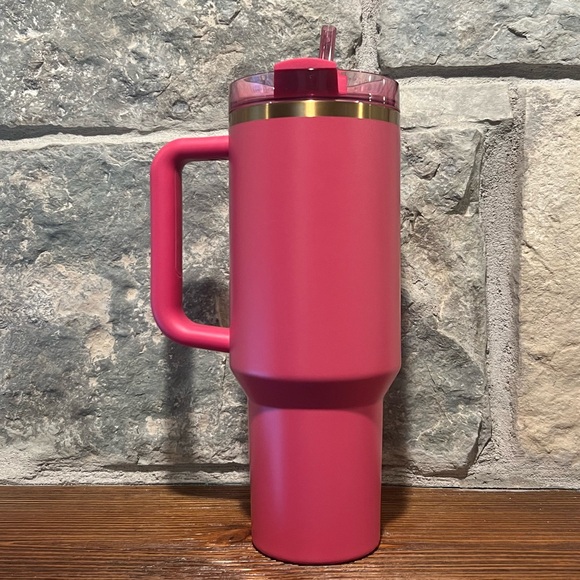 Stanley | Dining | Holiday Starbucks X Stanley Berry Glitter 4oz ...